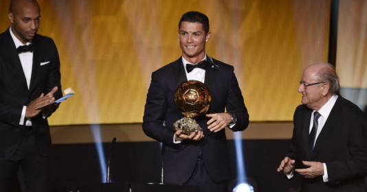 Ronaldo chê Ballon d'Or và The Best