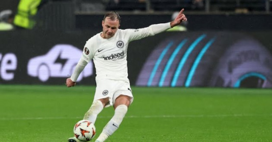 Cú đúp của Mario Gotze giúp Frankfurt loại Ajax khỏi Europa League