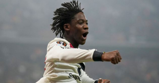 Mainoo đòi lương khủng, Man Utd chuyển hướng sang tiền vệ được Declan ...