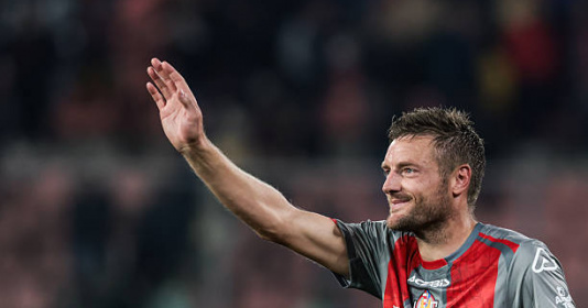 Jamie Vardy ghi bàn đầu tiên tại Serie A, khẳng định vẫn sung sức ở tuổi 38